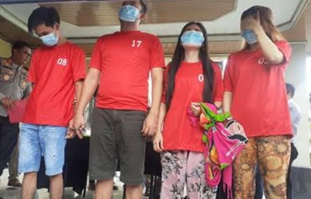 Anggota DPRD Ini Masih Nge-fly Saat Ditangkap Polisi Bersama 2 Wanita ...