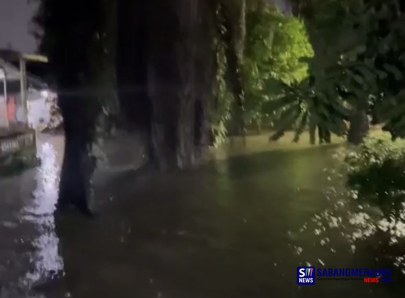 Bocah 13 Tahun Hilang Terbawa Arus saat Mandi di Parit Perumahan ...