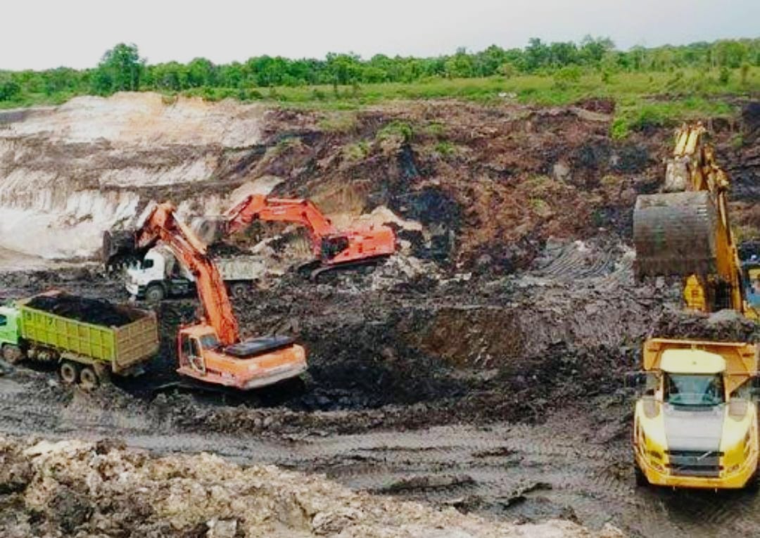 Jalan Hancur Lahan Bopeng-bopeng karena Tambang Batu Bara, Riau Cuma ...