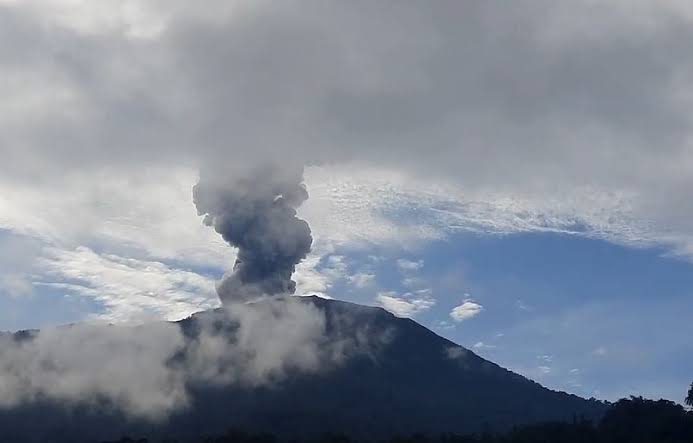 Gunung Marapi di Sumbar Meletus Lagi Sabtu Pagi, Abu Setinggi 1 Kilometer