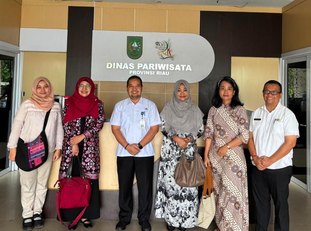 Tim FEB Unri Berkunjung ke Dinas Parekraf Provinsi Riau, RICEBA & RICS ...