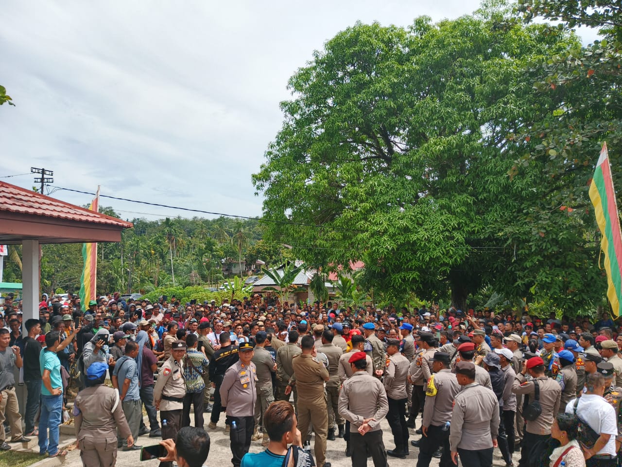 Ribuan Pekerja PT Torganda Unjuk Rasa ke DPRD Rohul, Pertanyakan Klaim ...