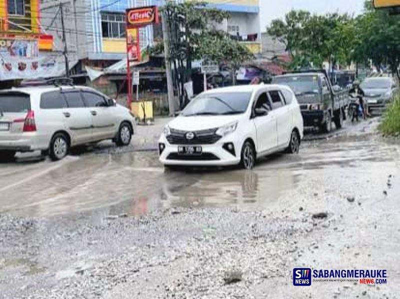 Kerusakan Jalan Darma Bakti Sigunggung Makin Parah: Hujan Jadi Kolam ...